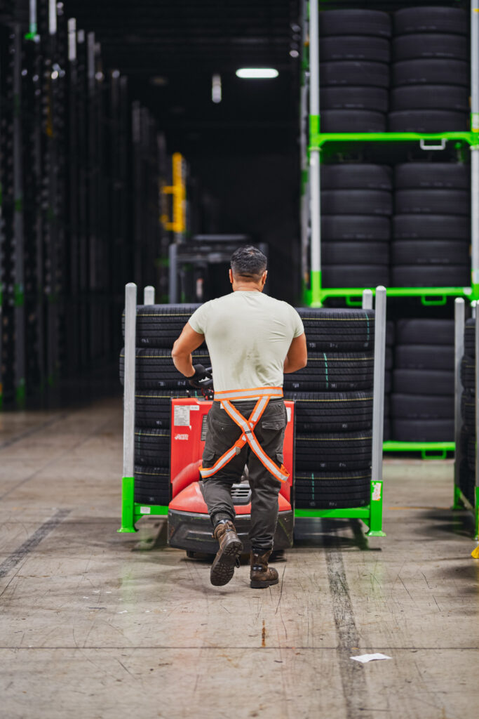 Canadian 3PL Logistics Company | Third Party Logistics | PiVAL